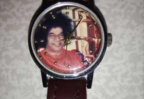Часы женские Сатья Саи Баба с кожаным ремешком