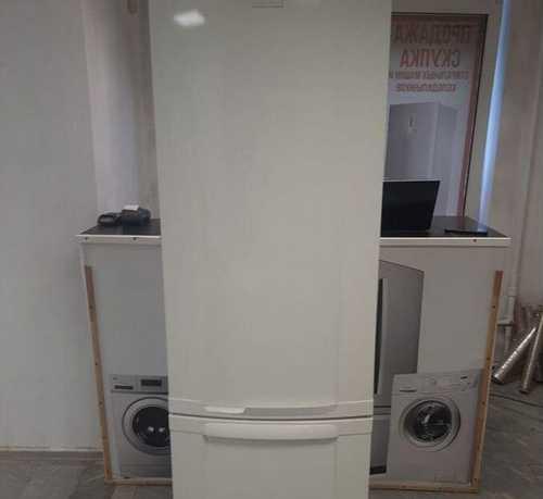 Холодильник Electrolux ENB 38000 W