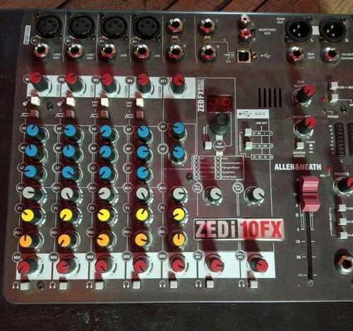 Allen & Heath ZEDi-10 FX