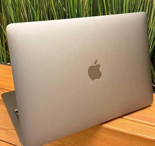 Macbook Air M1 8/256 Space Gray