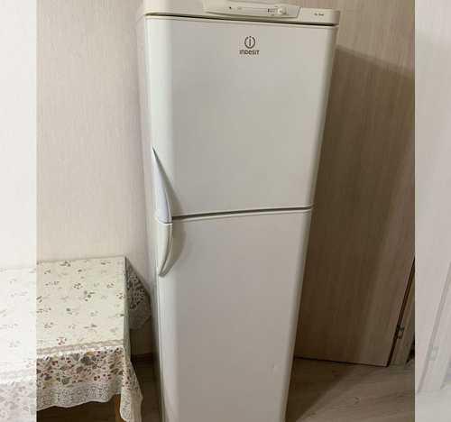 Холодильник Indesit nofrost