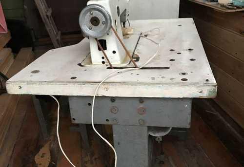 Промышленная швейная машинка 1022 класс