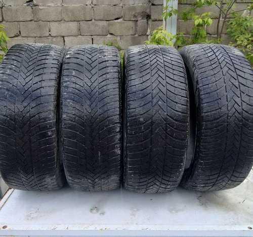 Bridgestone Blizzak LM-005 245/45 R20