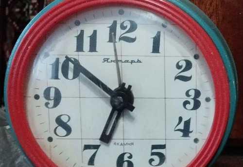 Часы будильник Янтарь СССР