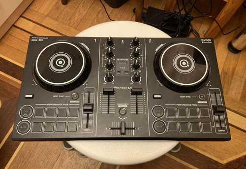 Pioneer ddj 200