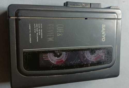 Кассетный диктофон Sanyo M1018A