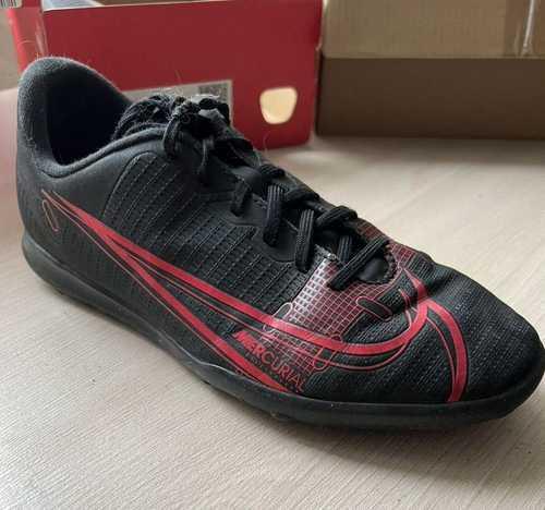 Бутсы сороконожки nike 35-36 (22см)