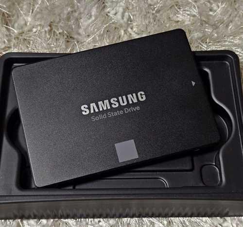 SSD Samsung 870 EVO 2TB (Здоровье 100%)