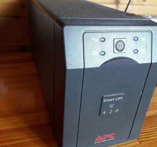 Источник бесперебойного питания smart-UPS SC 420