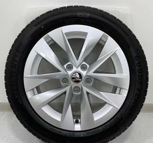 Новые Skoda Octavia A8, GoodYear 205/55 R17