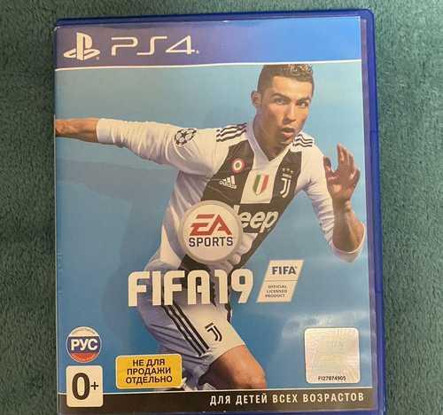 Диск на ps4 fifa 19