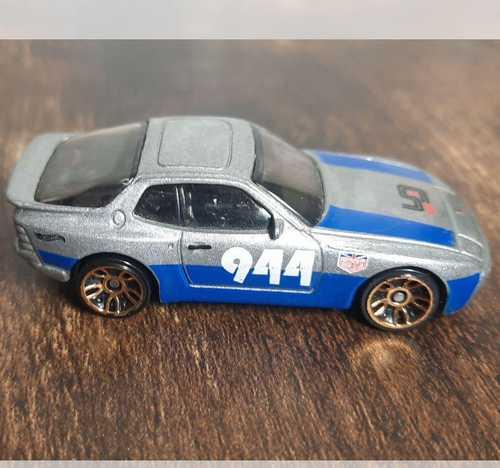 Hot wheels 89 Porsche 944 Turbo 2019 год