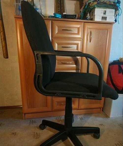 Кресло компьютерное чёрное