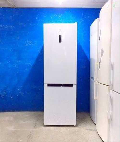 Холодильник мало бу Indesit total no frost