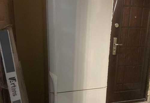Холодильник Бирюса 144ks,морозилка no frost