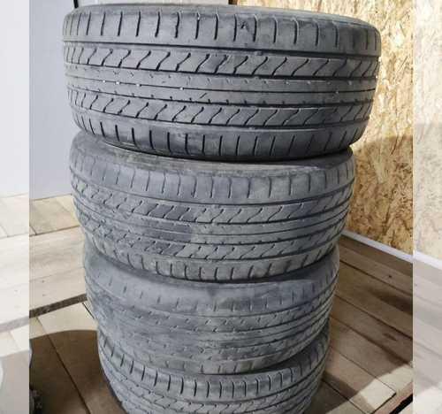Yokohama Advan A10 215/50 R17