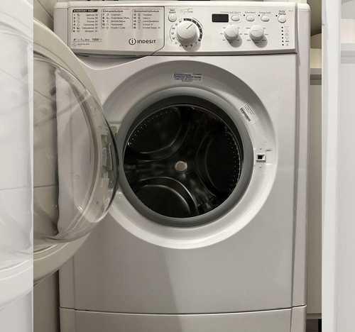 Стиральная машина Indesit MSD 615