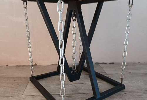 Парящий стул на цепях