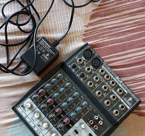 Микшерный пульт behringer 802