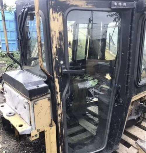 Разбор, кабина бульдозера Cat d6R
