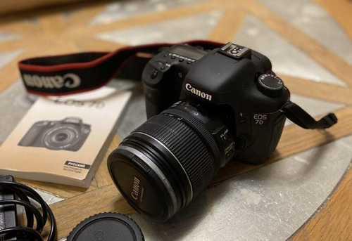 Зеркальный фотоаппарат Canon EOS 7D с объективом