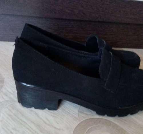 Туфли женские 37 размер чёрные с дефектом