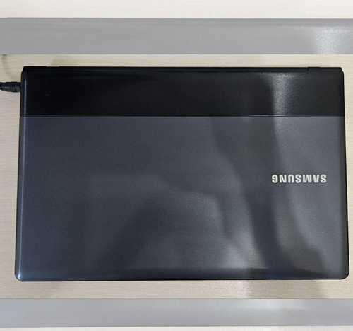 Ноутбук Samsung NP300E5A 15.6"