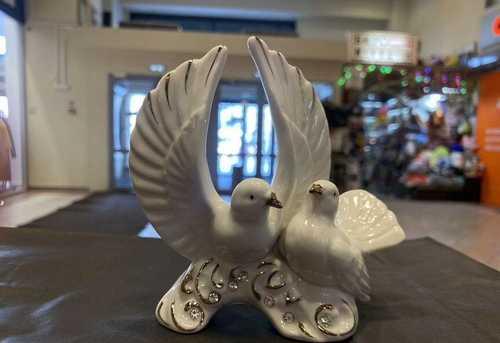 Фарфоровая статуэтка голуби /лебеди