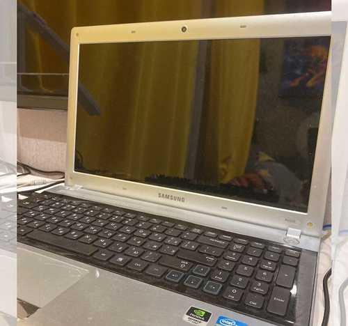 Ноутбук Samsung rv 520