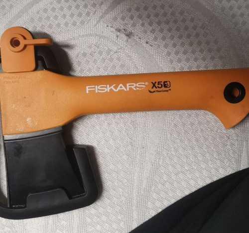 Топор Fiskars x5