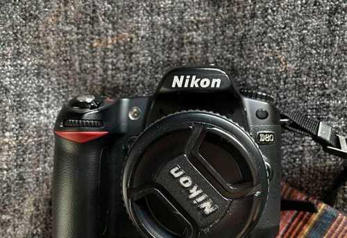 Фотоаппарат Nikon D80 с чехлом