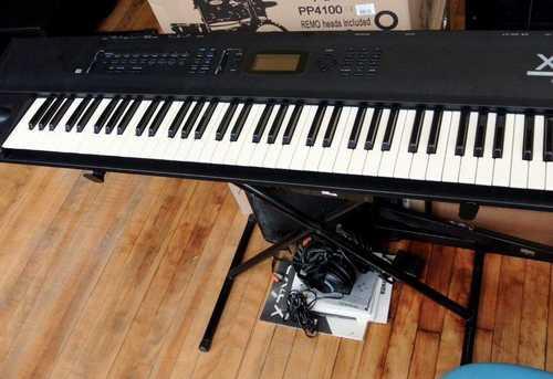 Синтезатор Korg X2