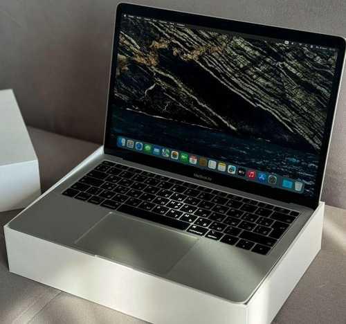 Macbook Air 13 2019 8/256gb В Идеале