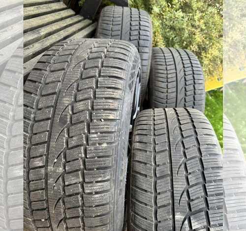 Windforce Snowblazer UHP 275/40 R20 и 315/35 R20