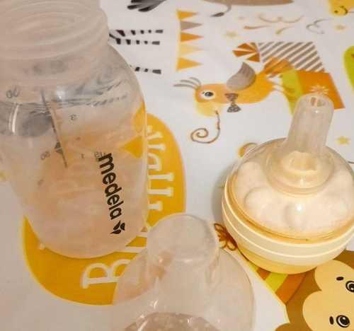 Medela смартсоска с бутылочкой и крышками