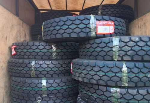 9.00 r20 Red tyre RT325