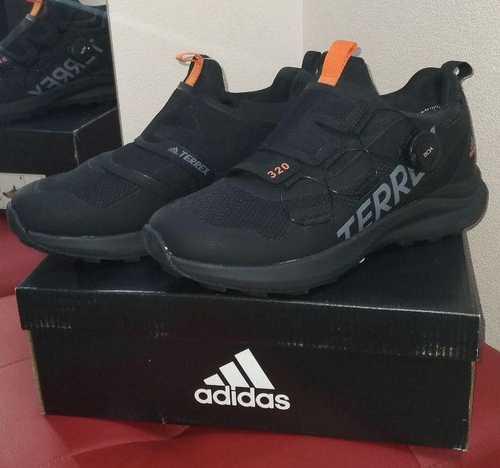 Кроссовки Adidas gore tex зима