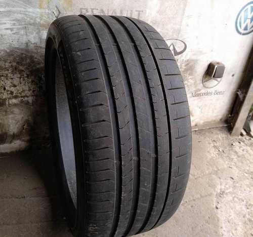 Pirelli P Zero PZ4 275/35 R20 102Y