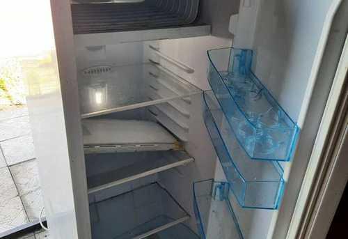 Холодильник под ремонт