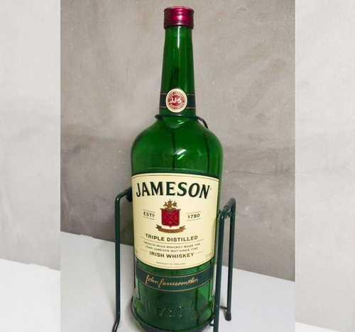 Бутылка jameson на качелях 4.5 л