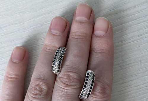 Серебряное кольцо и сережки