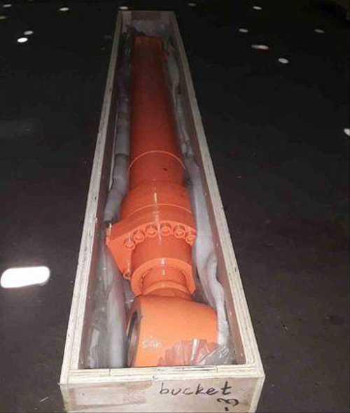 Гидроцилиндр ковша 4628628 Hitachi ZX270-3