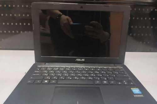 Ноутбук Asus X200M