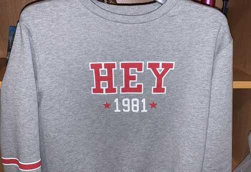 Свитшот Pull and bear