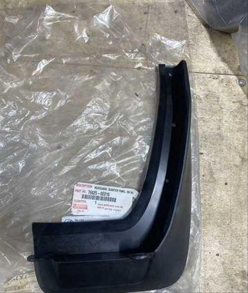 Брызговик задний Toyota Highlander 766250E010