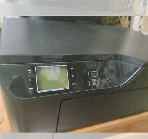 Цветной принтер HP Deskjet Ink Advantage 3525