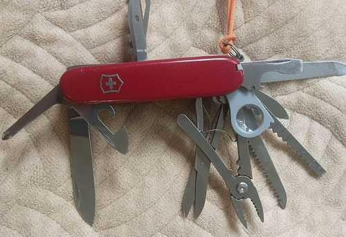 Victorinox Swiss Champ, 91 мм, 33 функции, красный