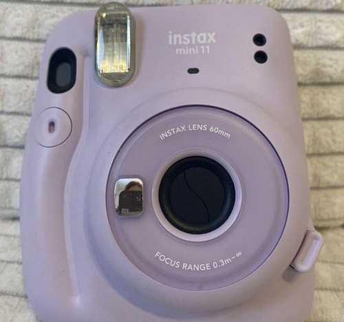 Пленочный фотоаппарат instax