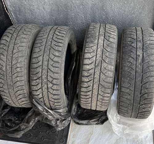 Bridgestone Ice Cruiser 7000 205/60 R16 92T