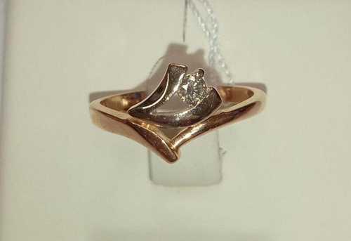 Золотое кольцо с бриллиантом 585 пробы р. 17